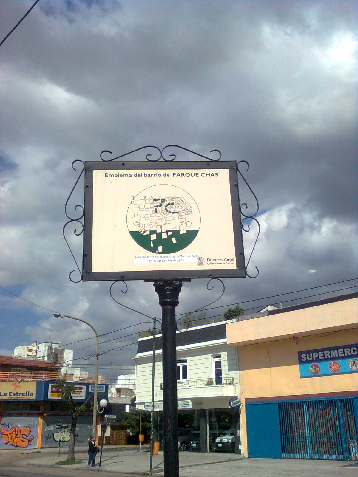 Por Belgrano: Emblemas de los barrios de Buenos Aires