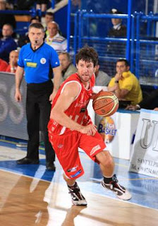 The Hoop: Drake Diener stays in Teramo