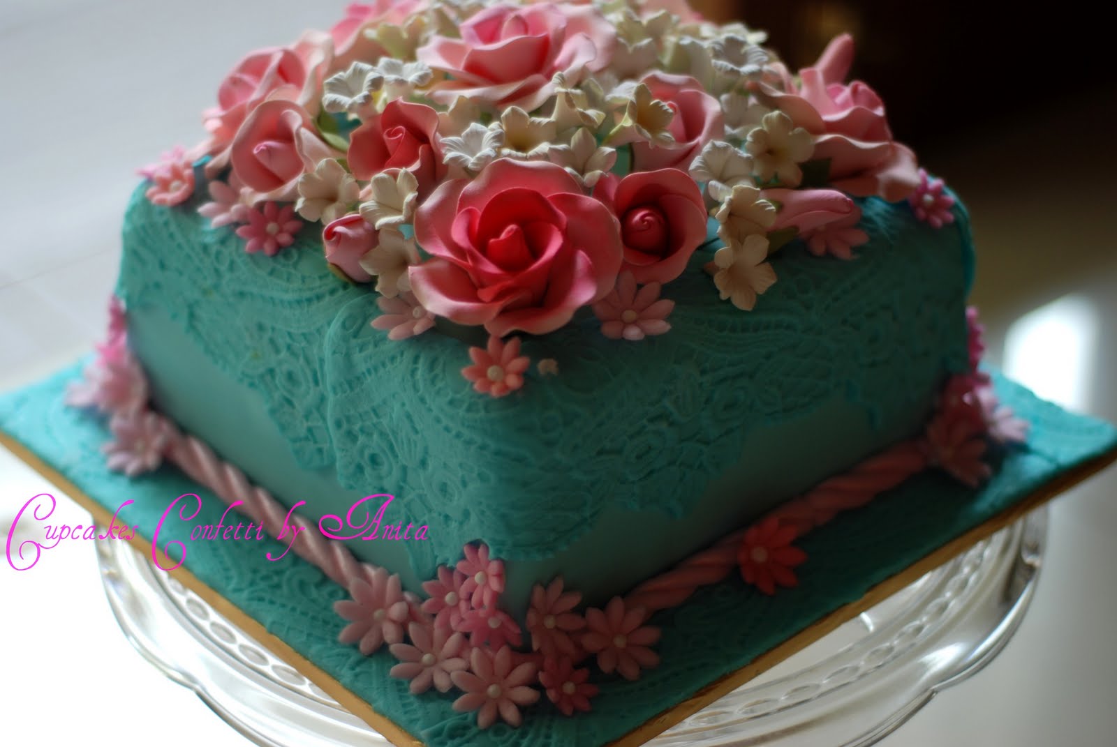 Cupcakes Confetti: Turquoise & Pink Hantaran cake 7x7 by Suriani