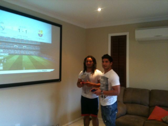 Faingaa Twins: Twitter Photos by @FaingaaTwins (Saia & Anthony Faingaa) IV