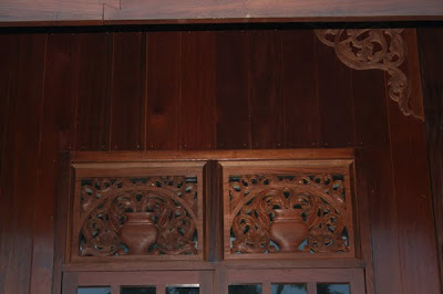 STUDIO UKIRAN KAYU HALUS