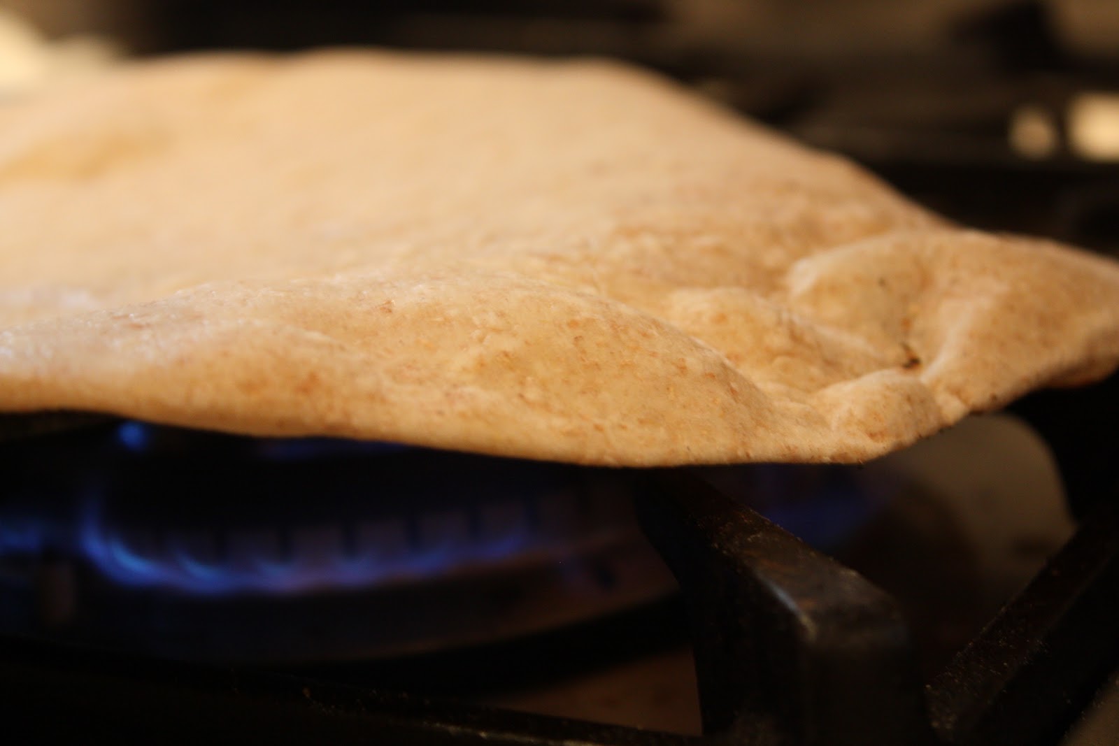 A.PLATE.OF: Round Roti's {The Life of A Peyrah}