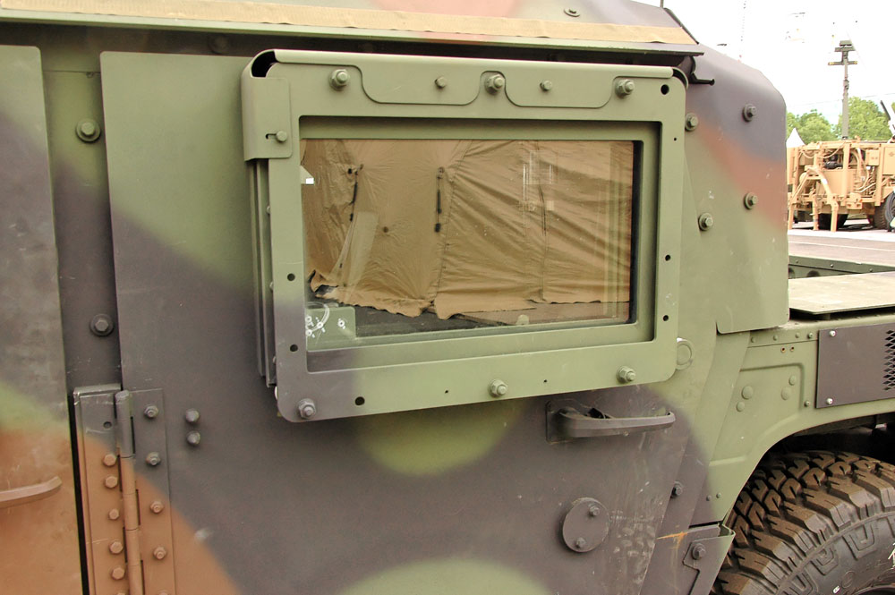 La Ca Nha de Dien Cai Dau: MRAP et HMMWV