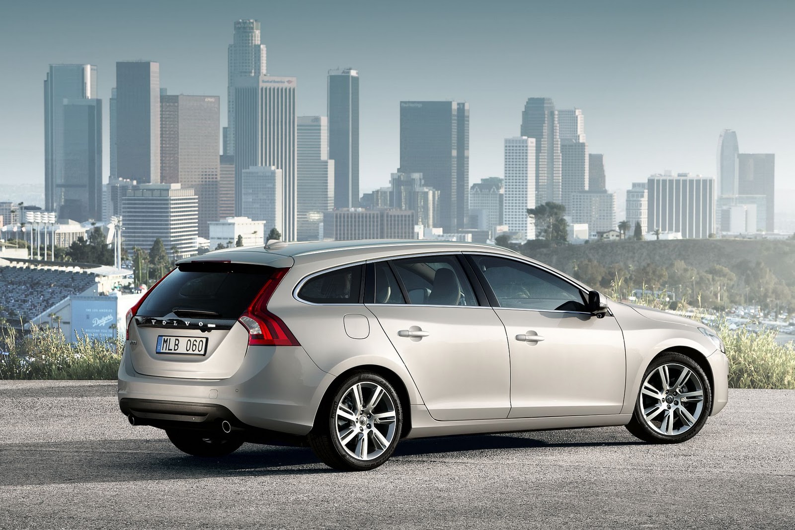 IN4RIDE: VIVACIOUS VOLVO V60 WAGON LAUNCHED