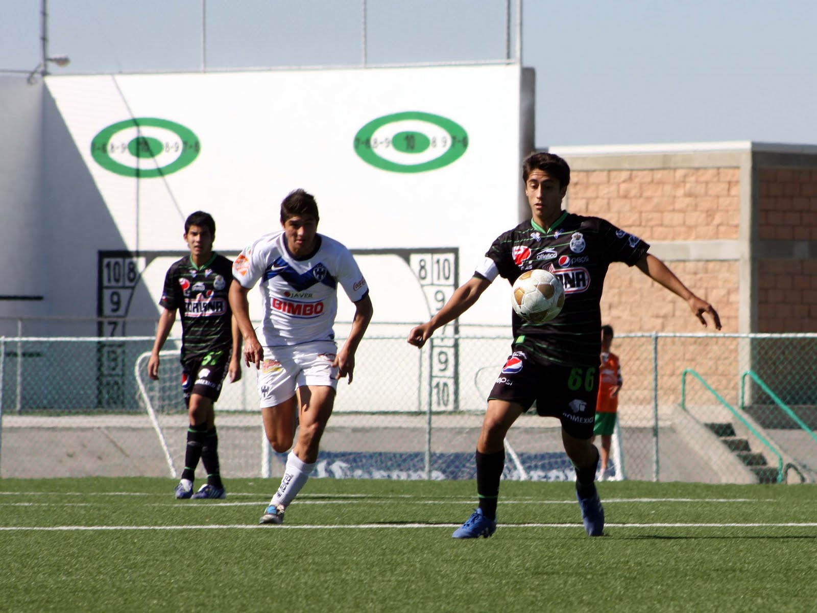 guerreporte: Duelo Disputado entre Conjuntos Norteños