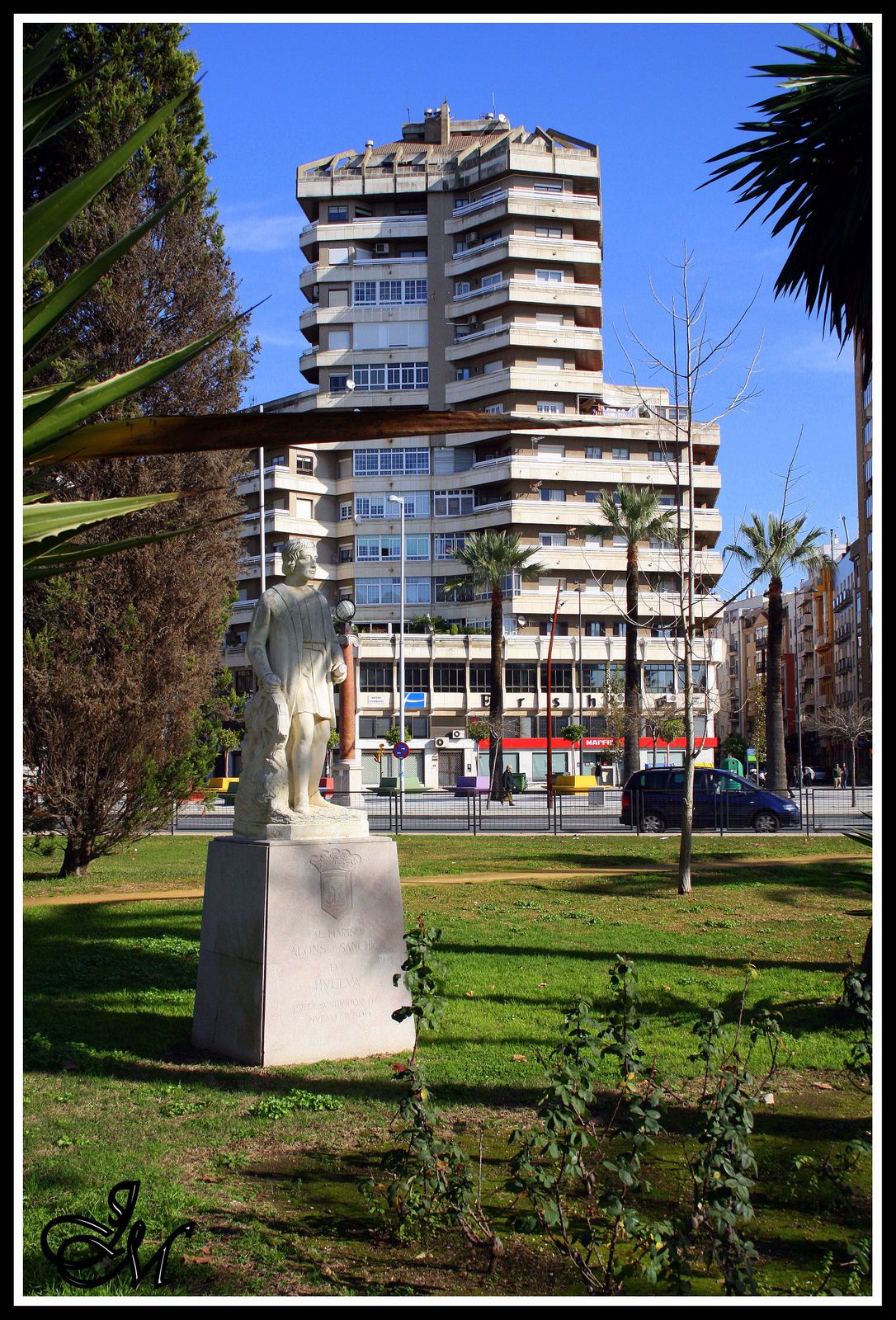 Huelva: Ayer y Hoy: Monumento dedicado a Alonso Sánchez
