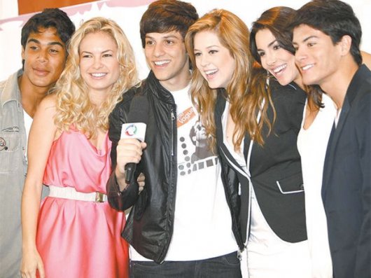 Trilha de "Rebelde" não terá versões brasileiras de "RBD" - Televisa Brasil