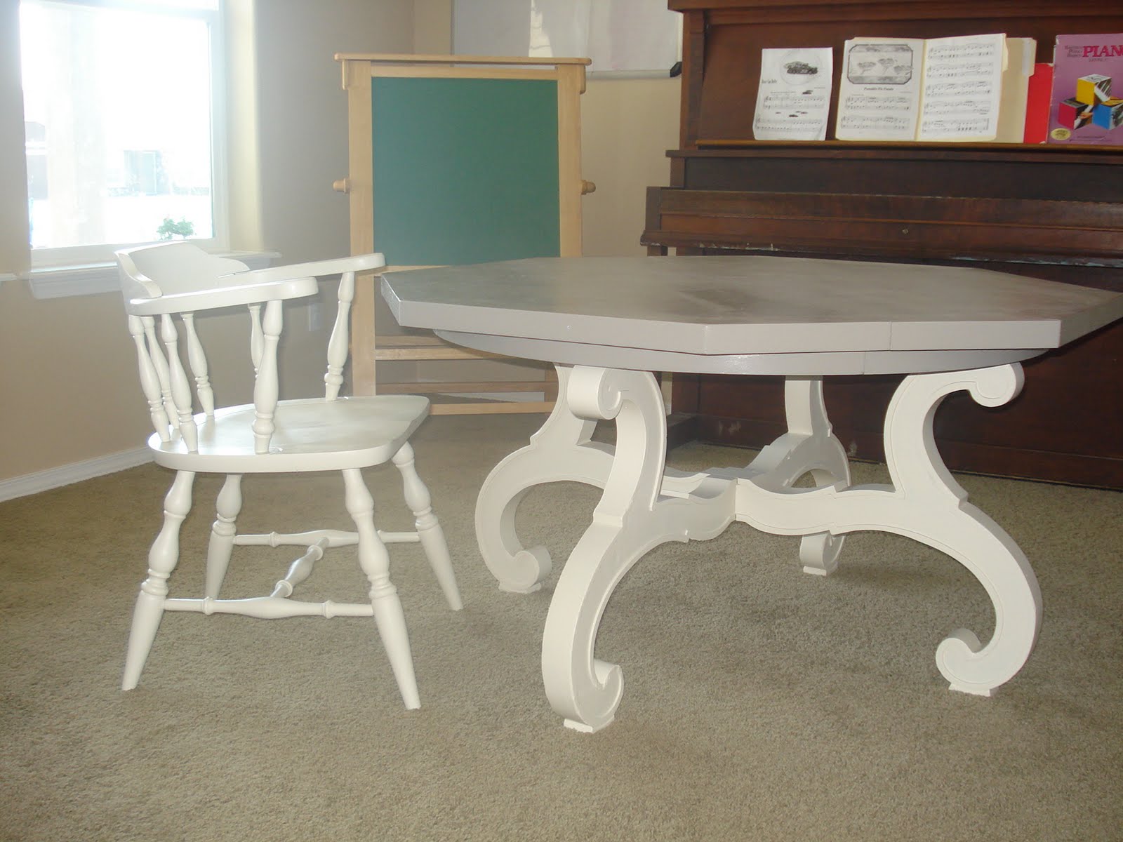 Raising a Brood...: The Blessing of A Free Homeschool Table!