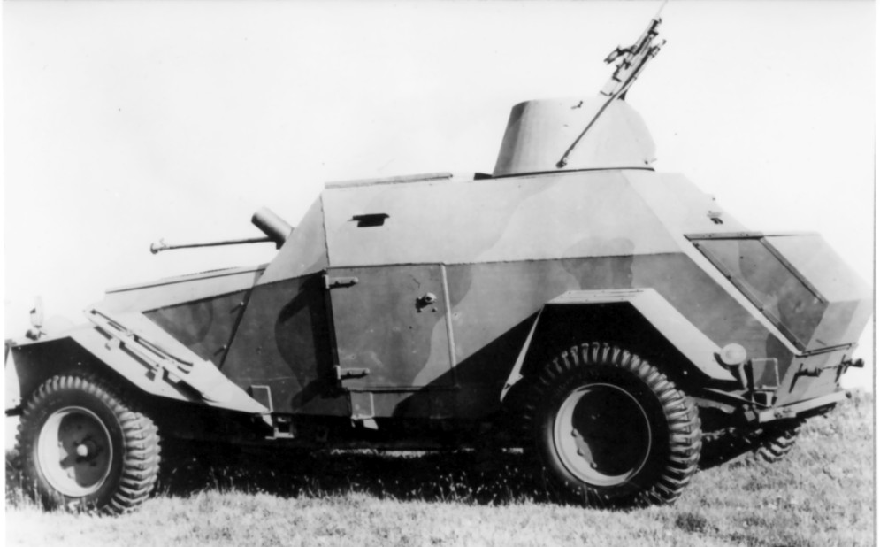 WORLD WAR II: Humber Light Reconnaissance Car