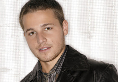 Desperate Housewives Chit Chat: Andrew Van de Kamp (Shawn Pyfrom) Bio