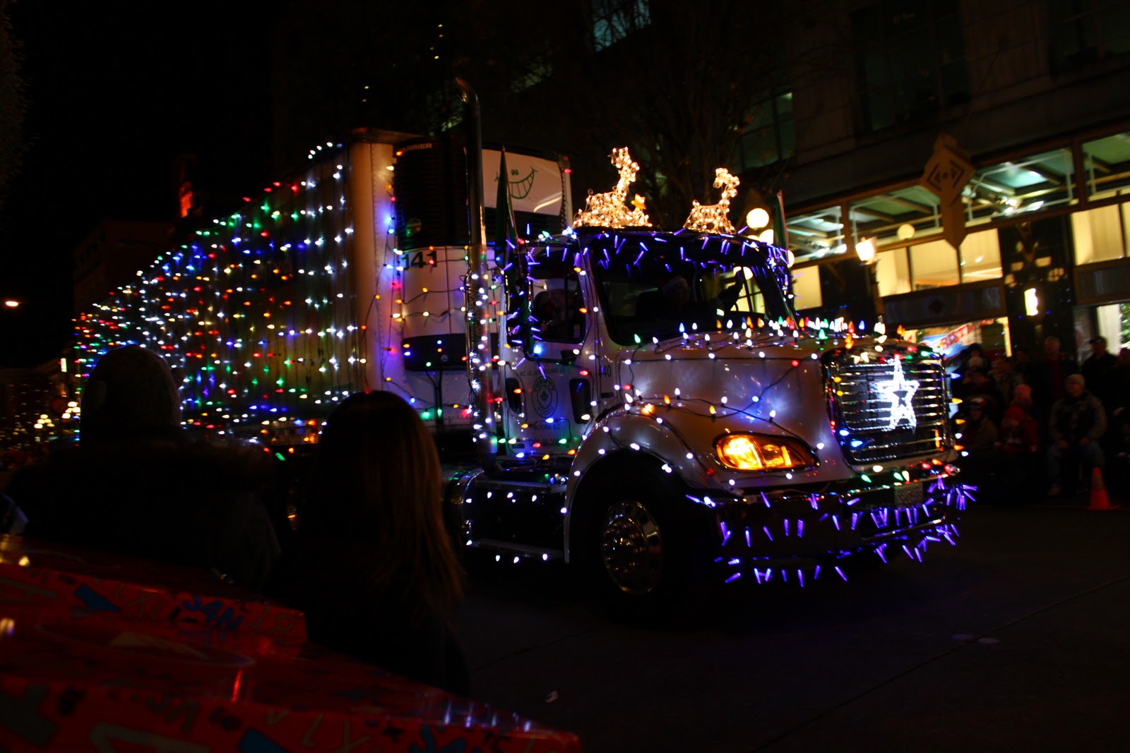 sunflowers and sunrises: Santa Claus Parade