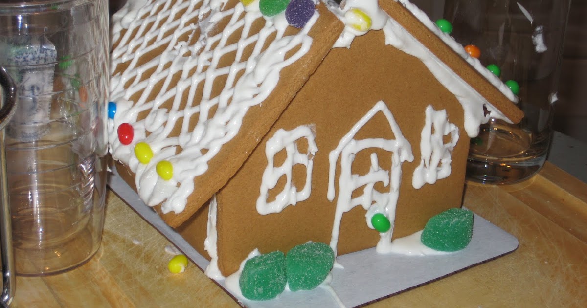 Southern Living: Preppy Style: Gingerbread House