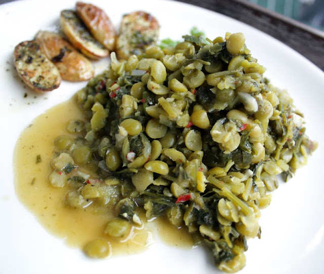 Urtekokte erter og ovnsstekte dillpoteter | Veganmisjonen