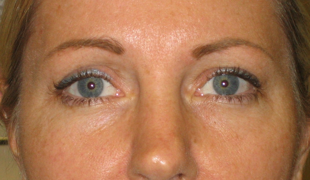 women cosmetics: Asymmetrical Eyebrows? Yep, it happens!