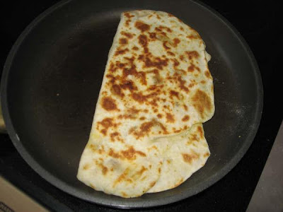 Kathy cuisine avec vous: La piadina... un calzone dans la poêle!