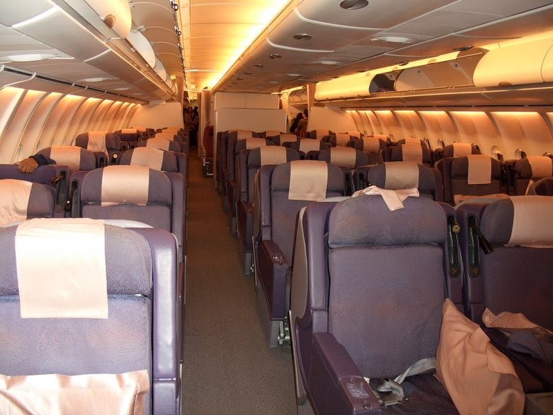 airplane-pics: singapore airlines sq21 a340 500 business class cabin ...