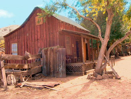 10 Real Ghost Houses Stories