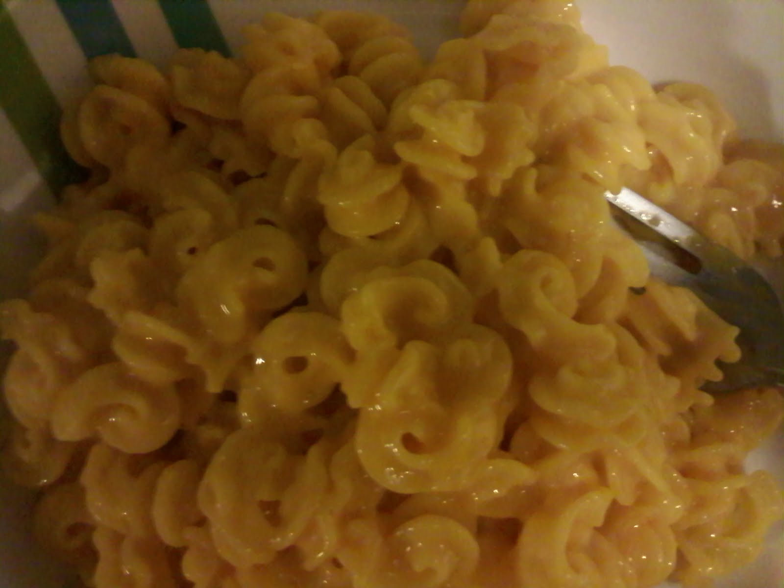 It's Not Easy Being Cheesy: Kraft Extreme Cheese Explosion Macaroni ...