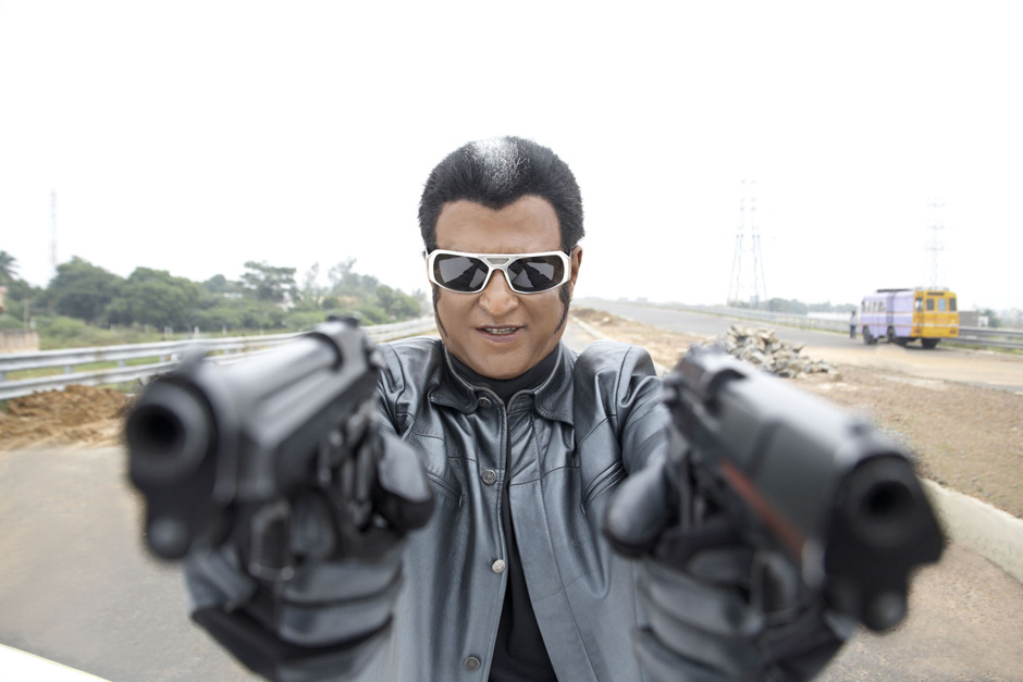 GOLDEN STAR GANESH: Kannada Actor RAJANI in Robot Images& TRAILER