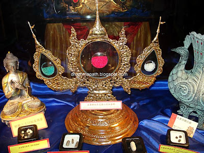 Dhamma Path Blog: Holy Lights From Tibet - Buddha's Relics.