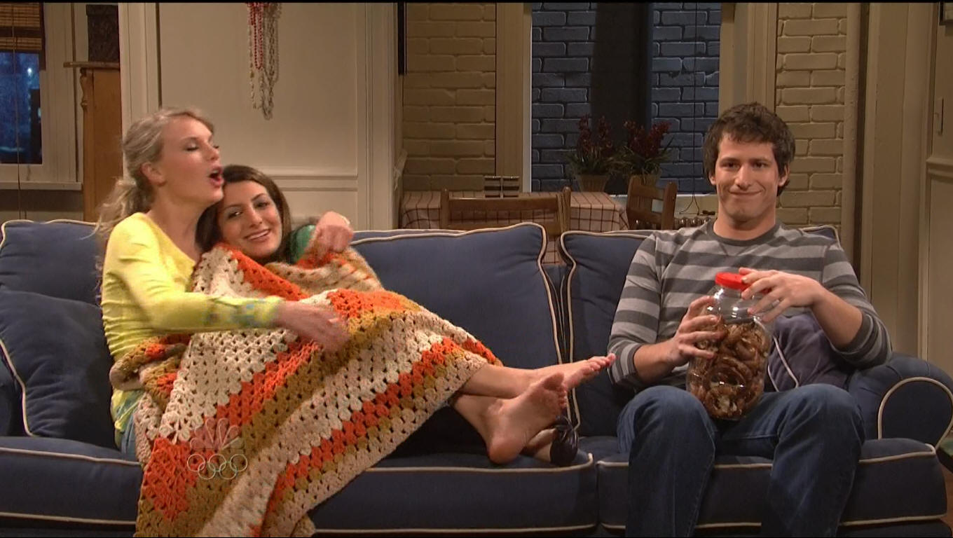 Taylor Swift Snl Roomies