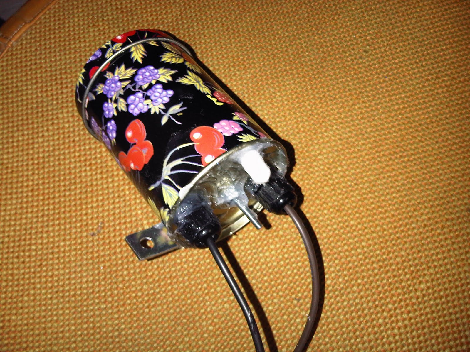 EC Velo Club: Dynamo Powered Light & USB Charger