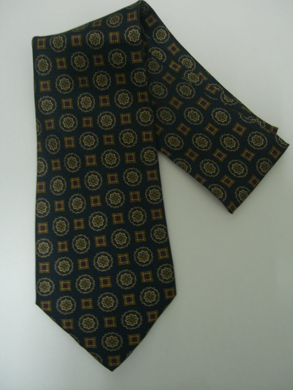 red armoire: Nina Ricci necktie tali leher (N01)