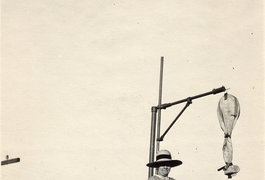 Big Bend Railroad History: 1918 Smyrna Mail Crane Photo