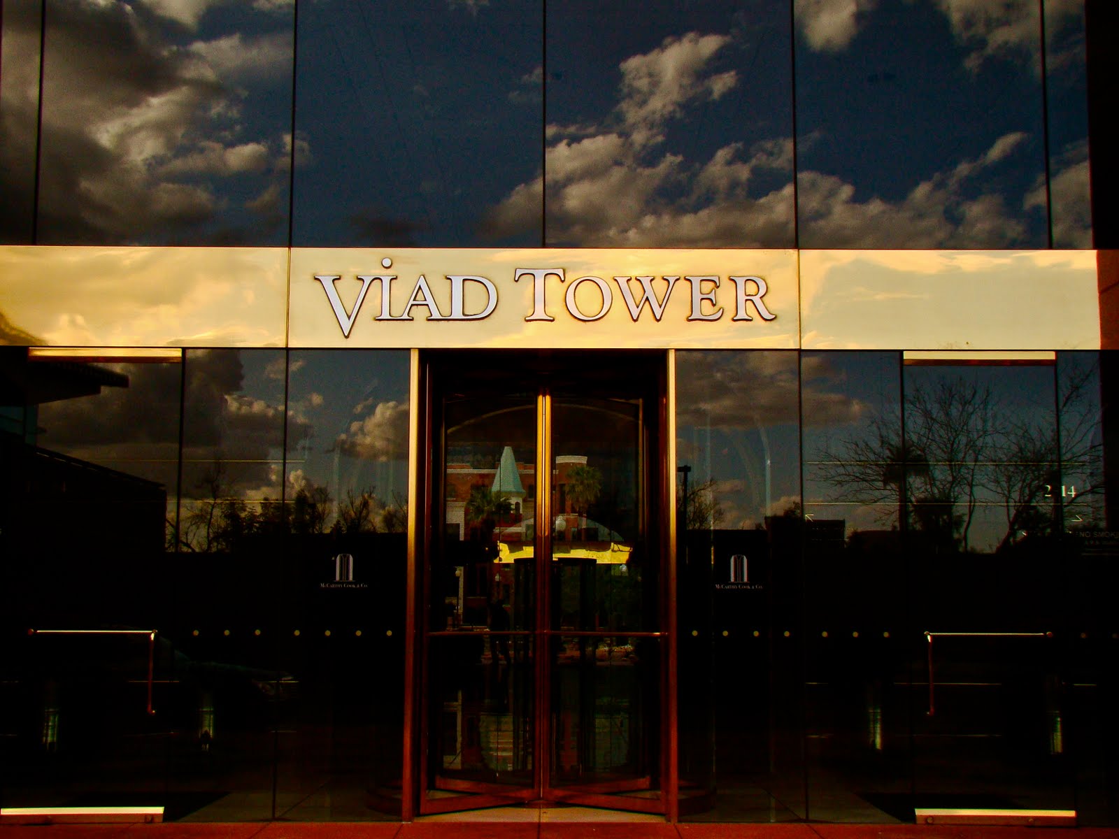 Scottsdale Daily Photo: Photo: Front Entrance to Viad Tower