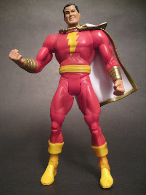 Action Toy Review: DC Universe Classics - Captain Marvel