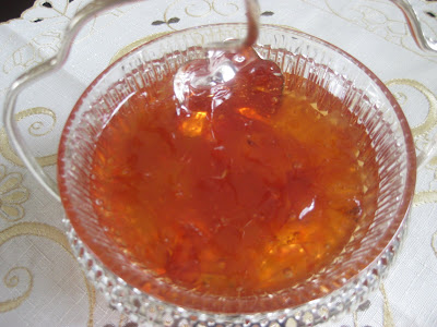 Fahriye's Kitchen: ROSE JAM ( GUL RECELI )