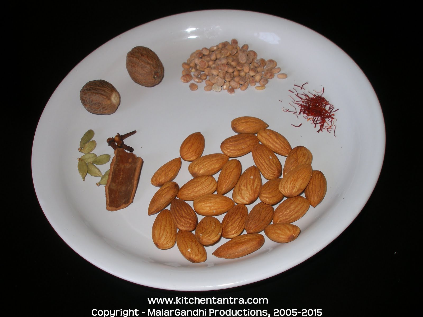 Madras Masala Paal – Spiced Milk | Kitchen Tantra