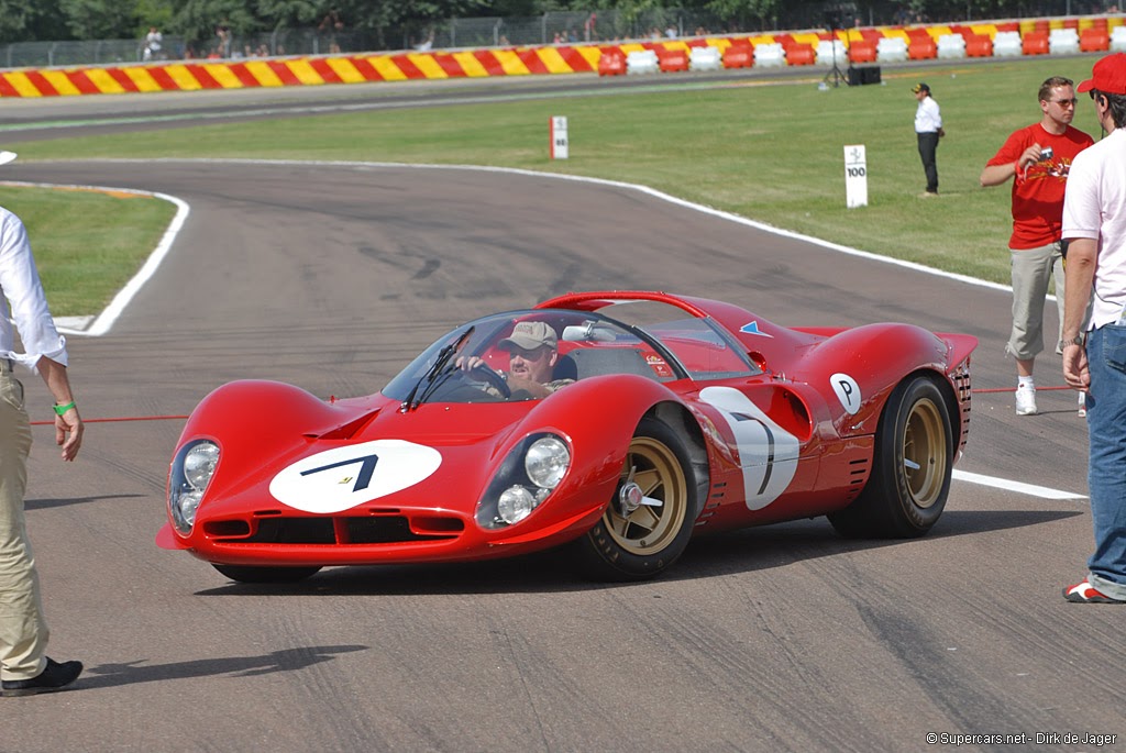 課長睪耕作: 1/18 Ferrari 330 P4 1967 [GMP]