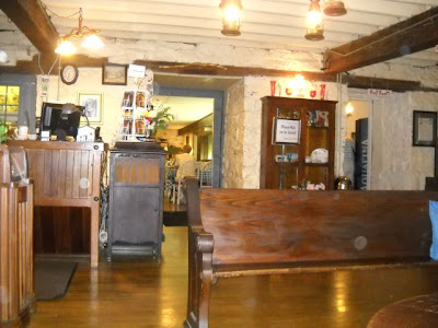 Glen and Darlene Snyder: Doe Run Inn Restaurant