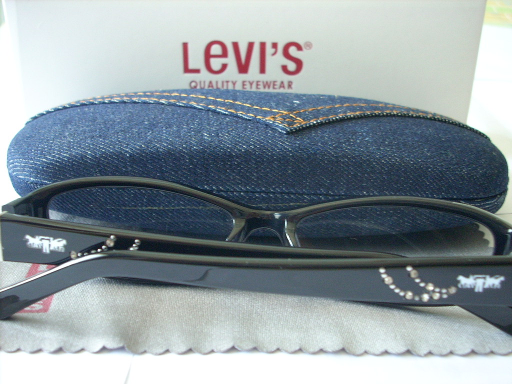 OPTICAL FRAME AND SUNGLASSESS: Levis optical frame