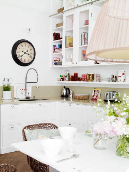Feminine Kitchen