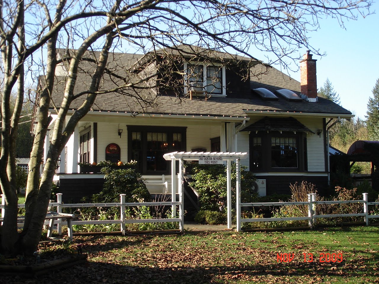 Jeeps Pubs Taverns and Bars: Saltair Pub (Chemainus, British Columbia)