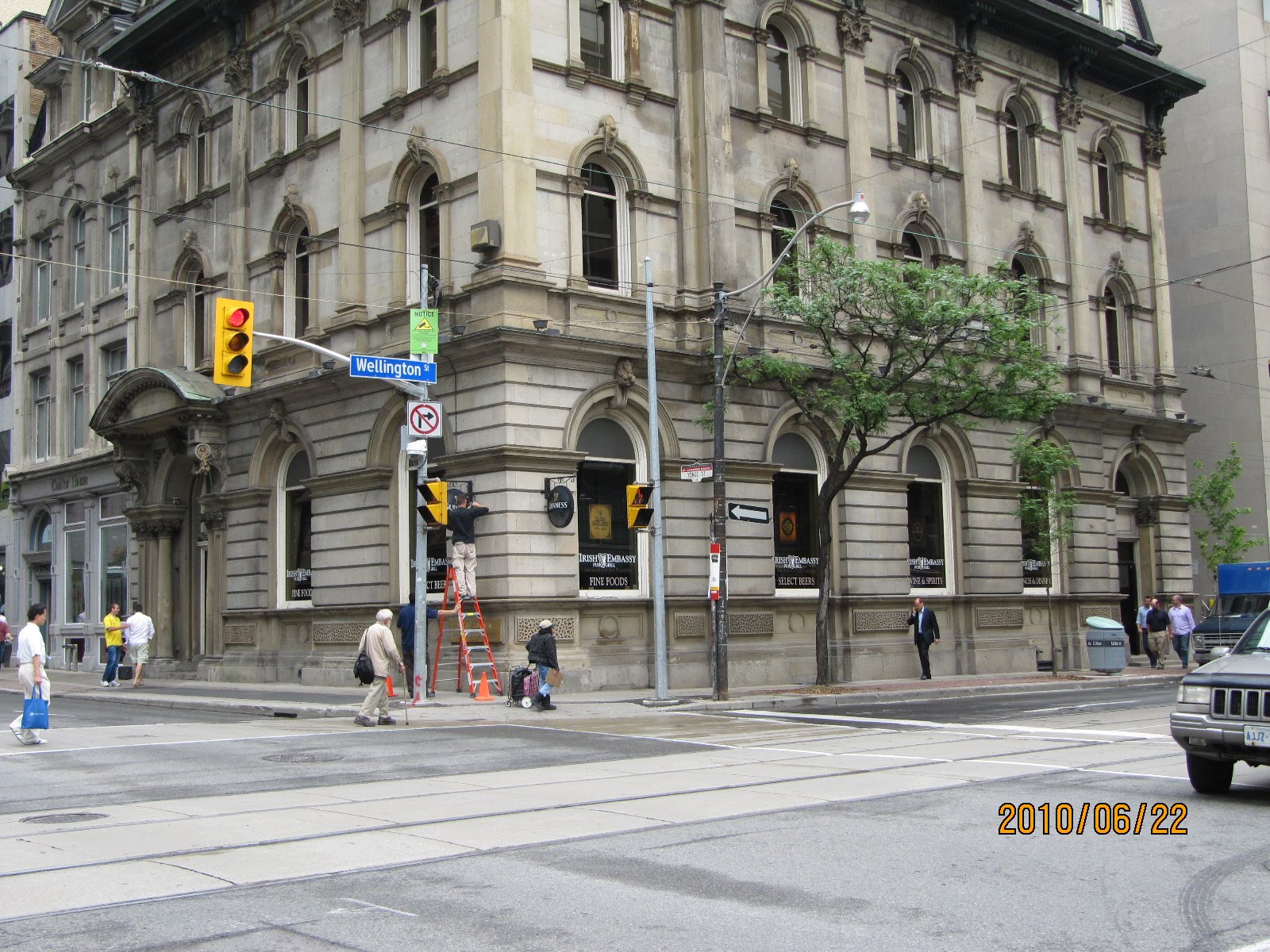 Jeeps Pubs Taverns and Bars: Irish Embassy Pub & Grill (Toronto, Ontario)