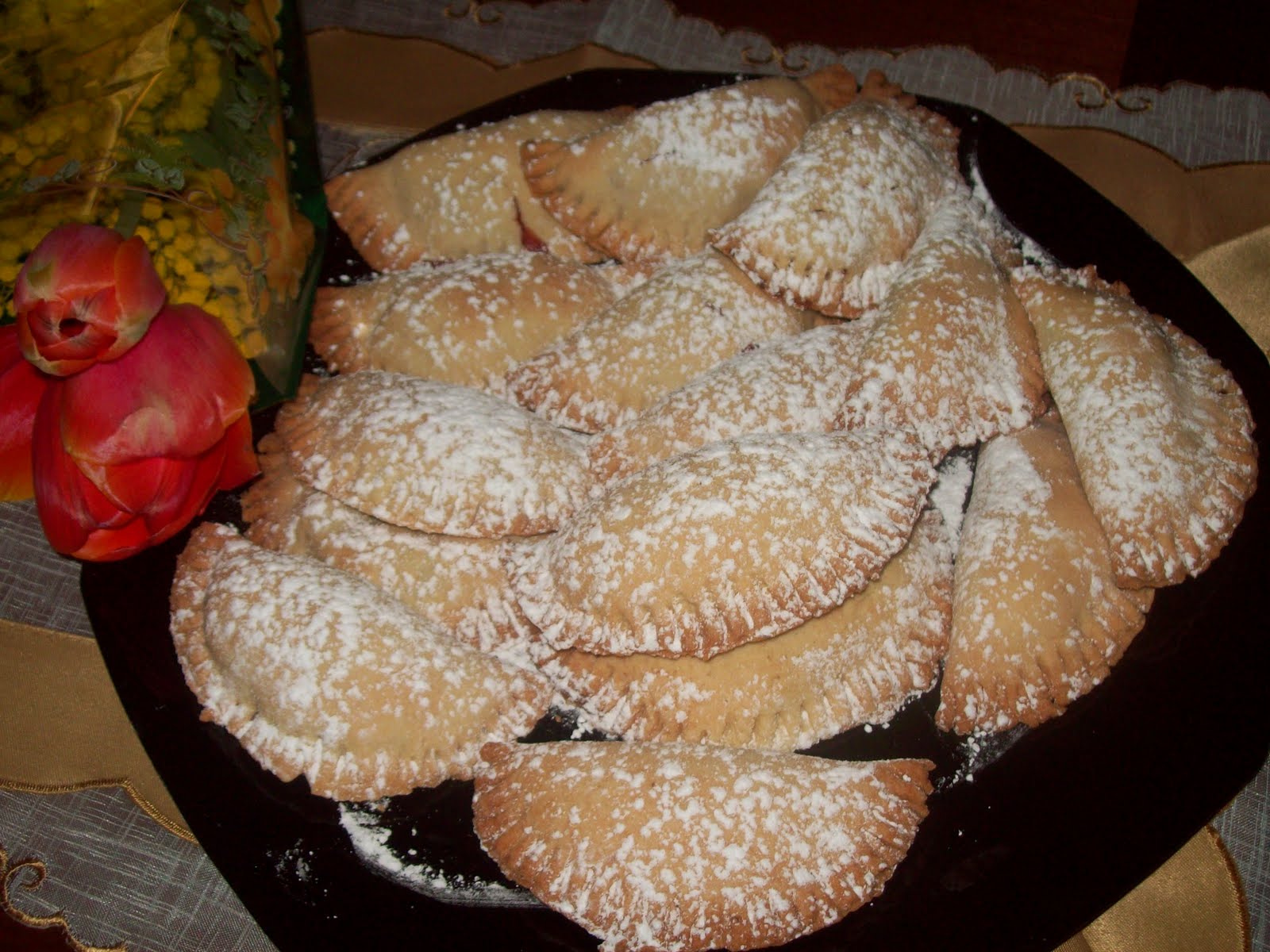 In cucina da Malu': Mezzelune con crema e fragole