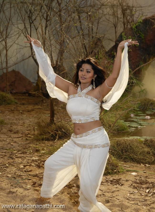 GATEWAY TO WORLD CINEMA: ACTRESS SNEHA LATEST HOT STILLS COLLECTION GATEWAY TO WORLD CINEMA: ACTRESS SNEHA LATEST HOT STILLS COLLECTION