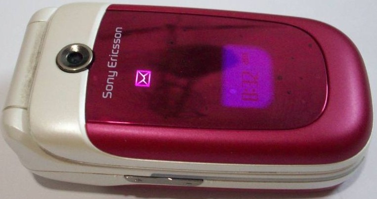 rainbowlicious: pretty cell phones: sony ericsson z310
