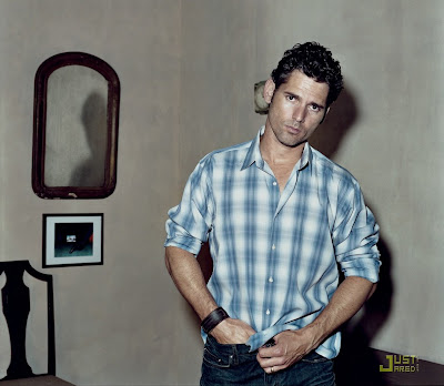 my new plaid pants: Beholding The Bana