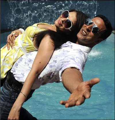 Bollywood HOT Wallpapers: Akshay Kumar and Aishwarya Rai in Action ...