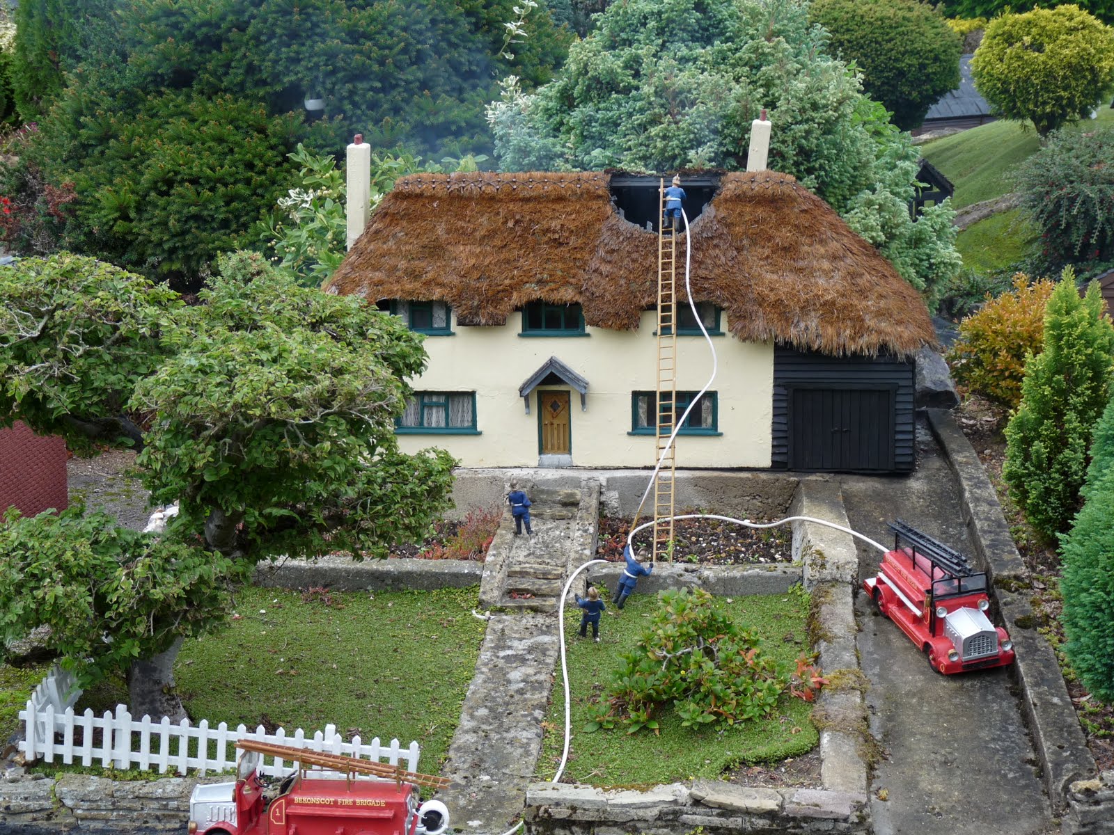 Nils: Free Model train village beaconsfield