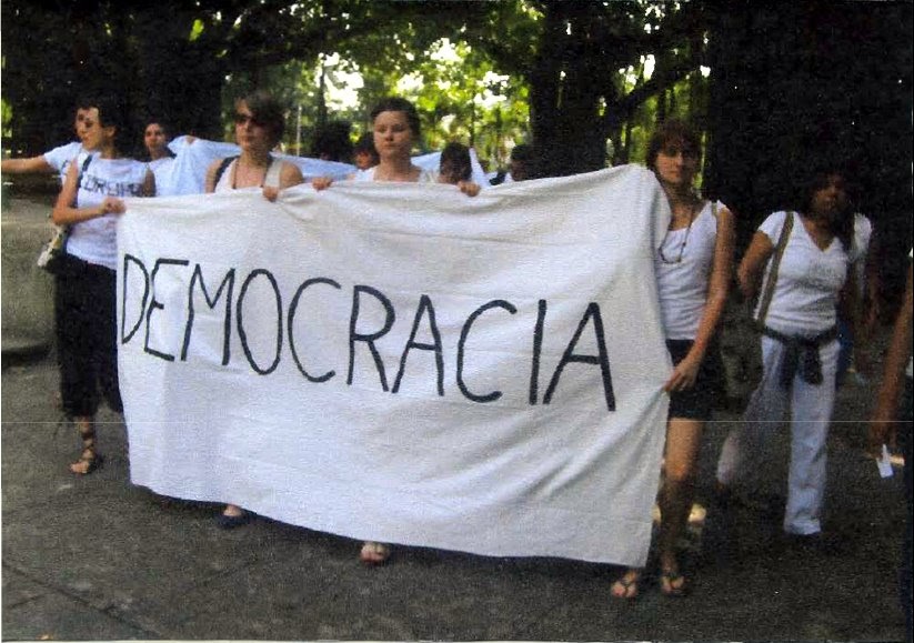 Los Jóvenes Y La Democracia Esperanzas En El Cambio