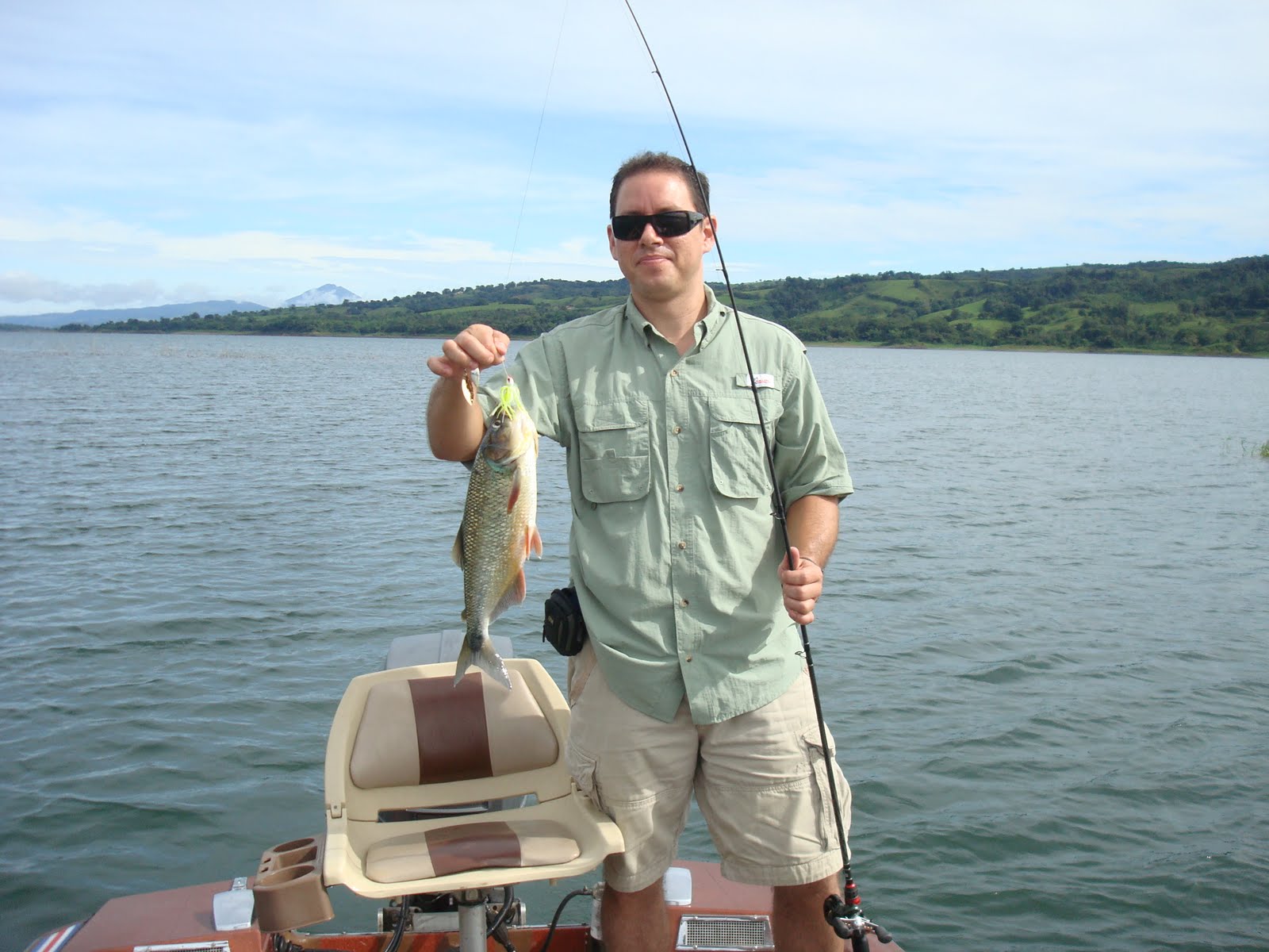 Arenal Sport Fishing Tours, La Fortuna, Costa Rica: Pesca de Guapote y ...