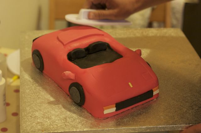 Vintage and Cake: How to make a Ferrari cake