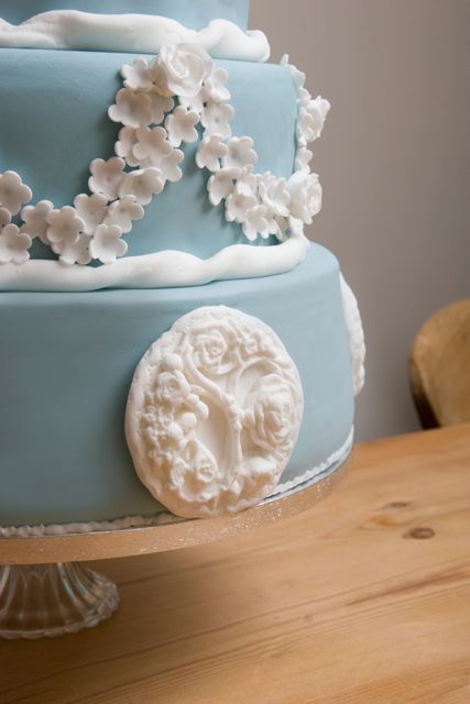 Vintage and Cake: Wedgwood wedding cake