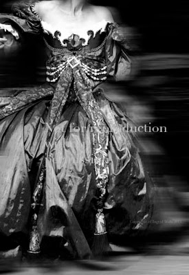 LOOP GALLERY: Last Chance to see Ingrid Mida and JJ Lee's Exhibition at ...