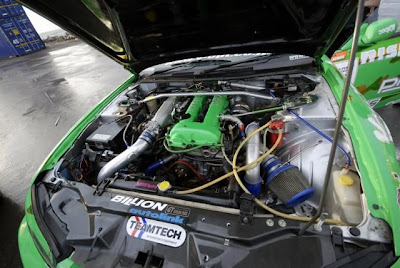 WANGAN DRIFT CLUB: Kazama's green S15 has got a new home